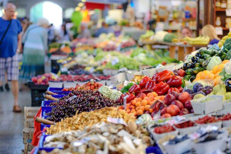 Avoid Fines! UK Customs Food Restrictions Explained (2025)